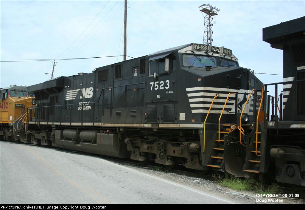 NS 7523